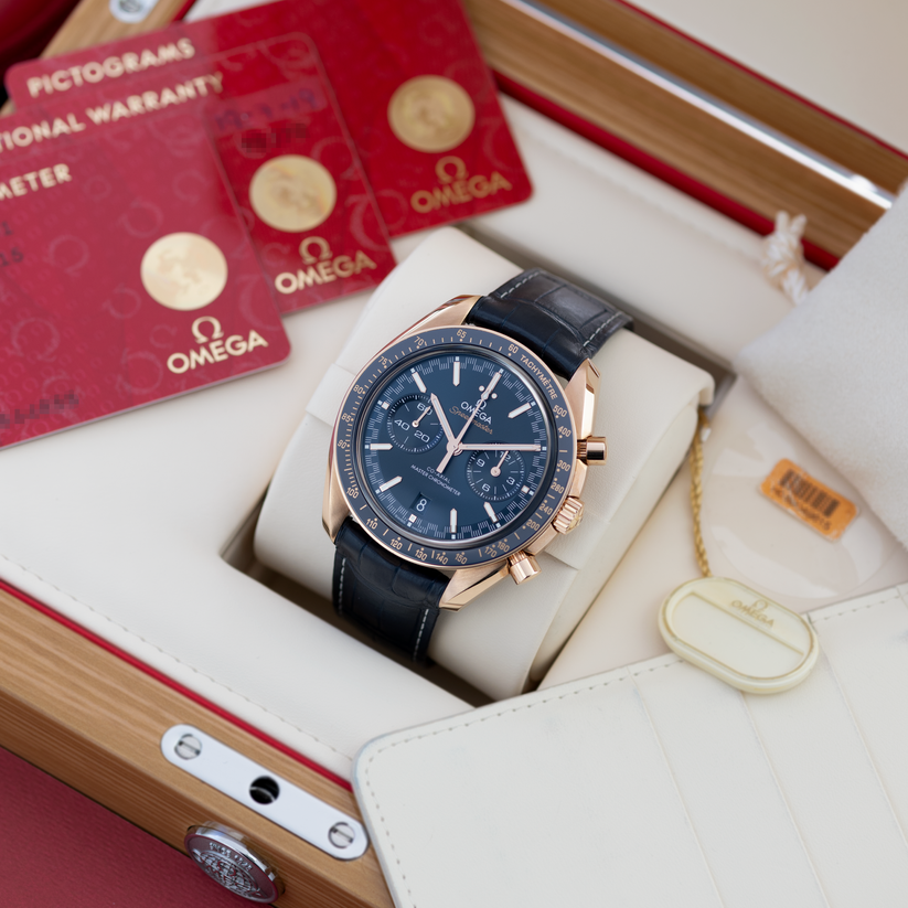 Omega, Speedmaster Racing in Sedna Gold – Perpetual